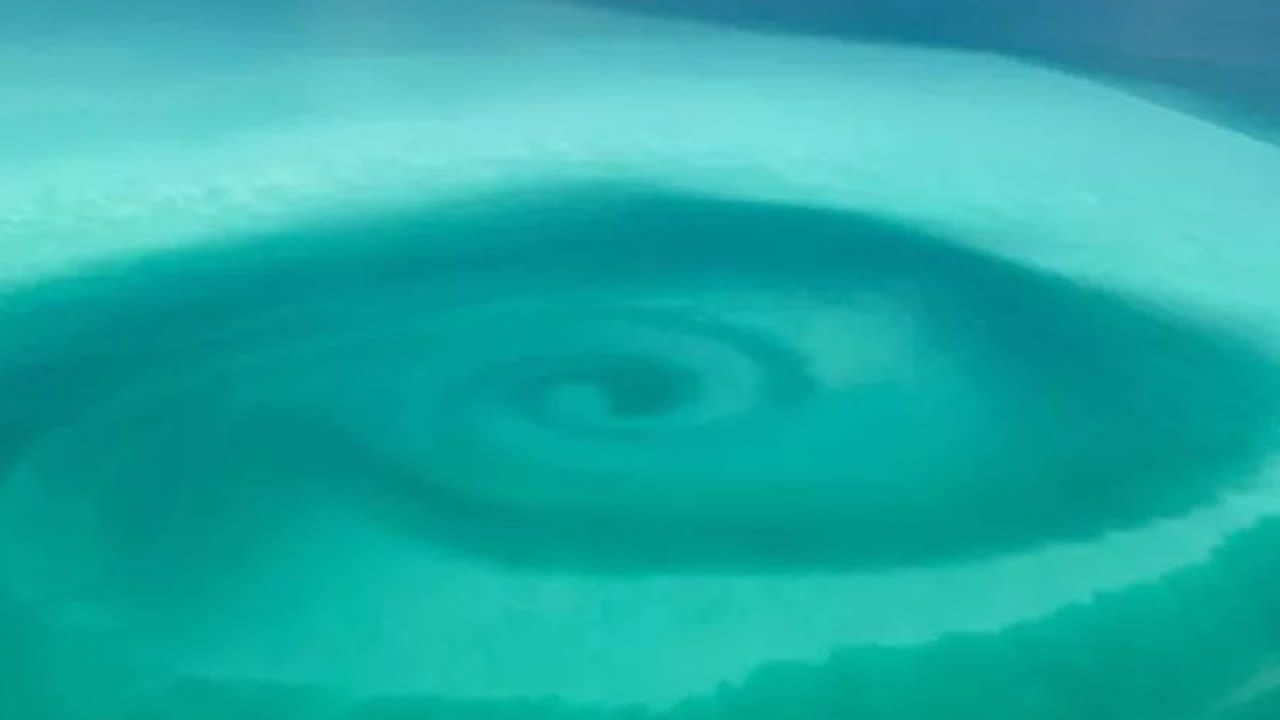 Hurricane Laura created a strange colored whirlpool in Key West in ...